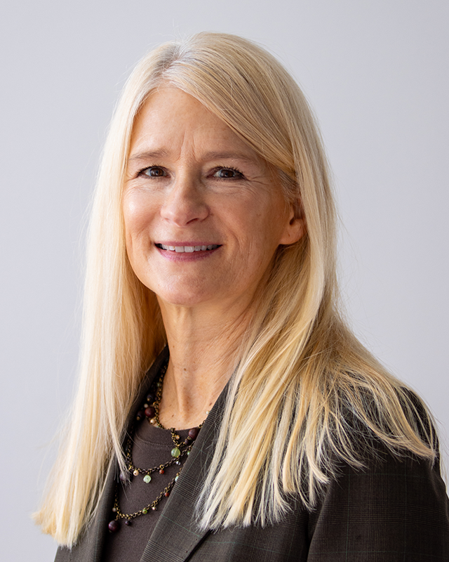 Kelly Thompson Web 2024 640×800 | Wisconsin Association of School Boards